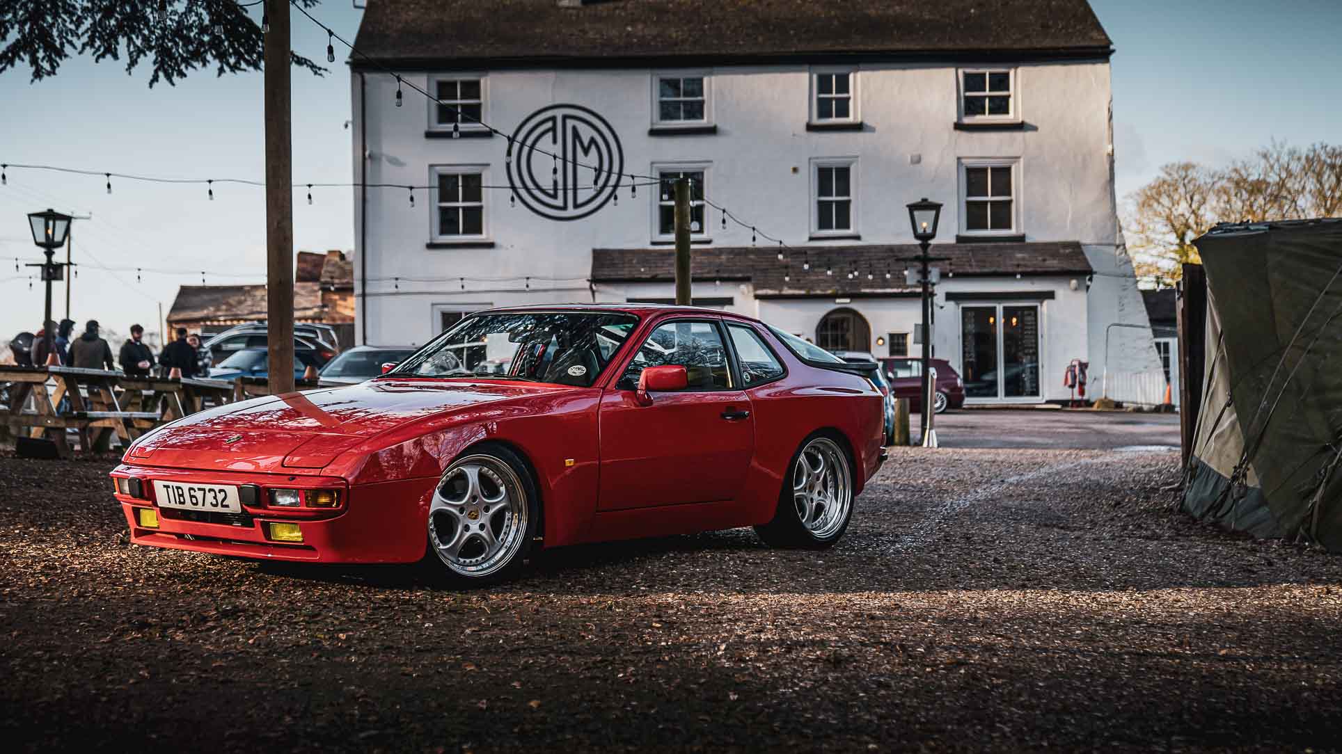 What’s on – The Hut • Caffeine&Machine