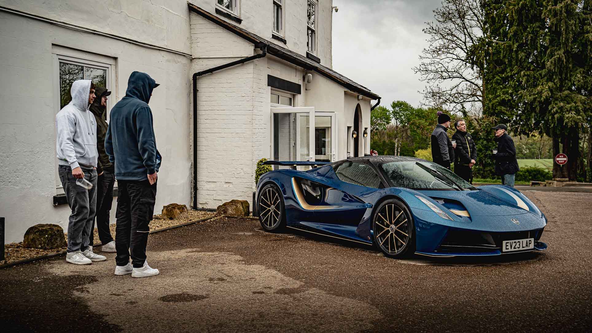 What’s on – The Hut • Caffeine&Machine