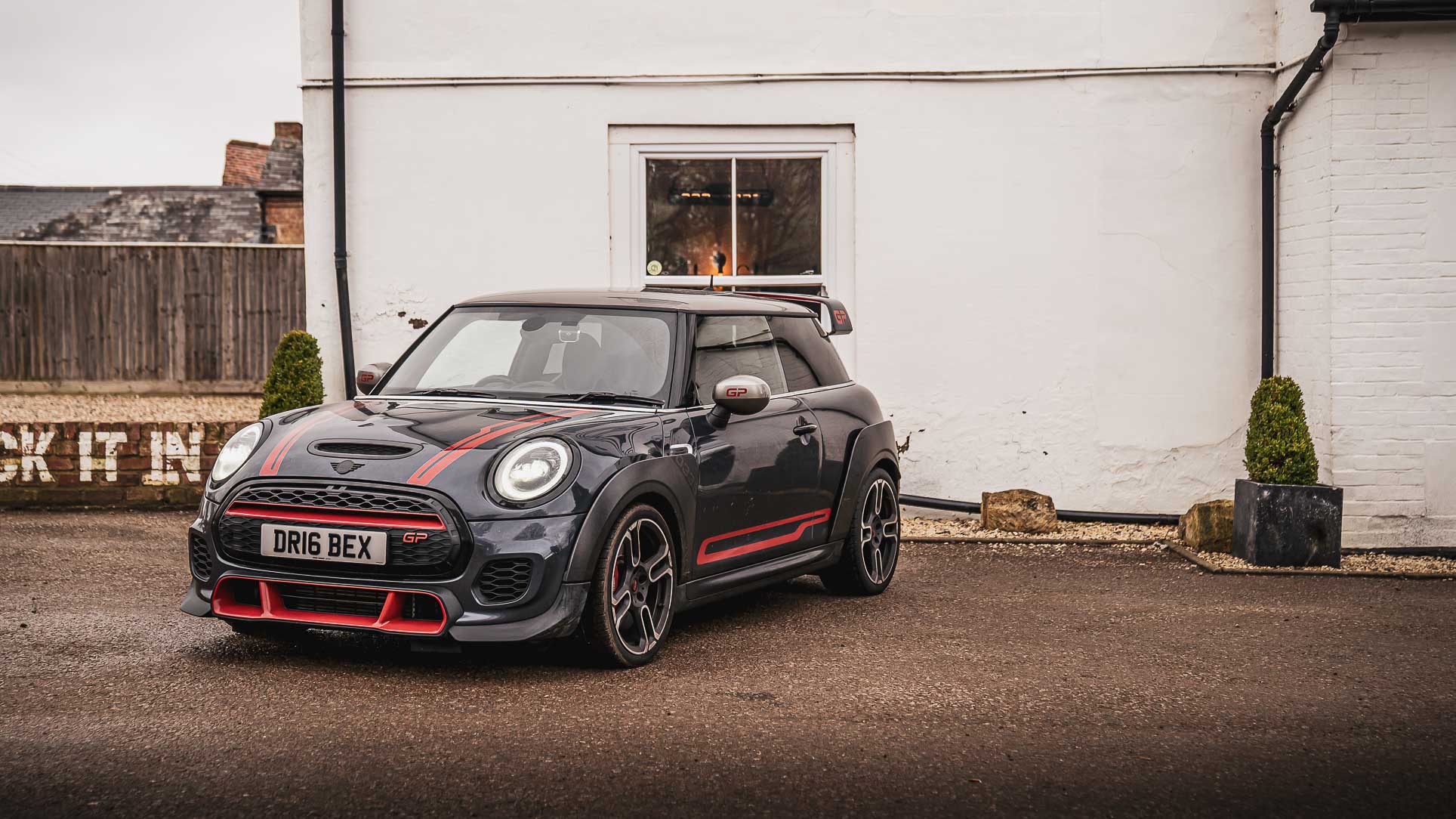 What’s on – The Hut • Caffeine&Machine